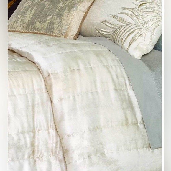 Michael Aram | Bedding | 0 Silk Michael Aram Textured Watercolor Print ...